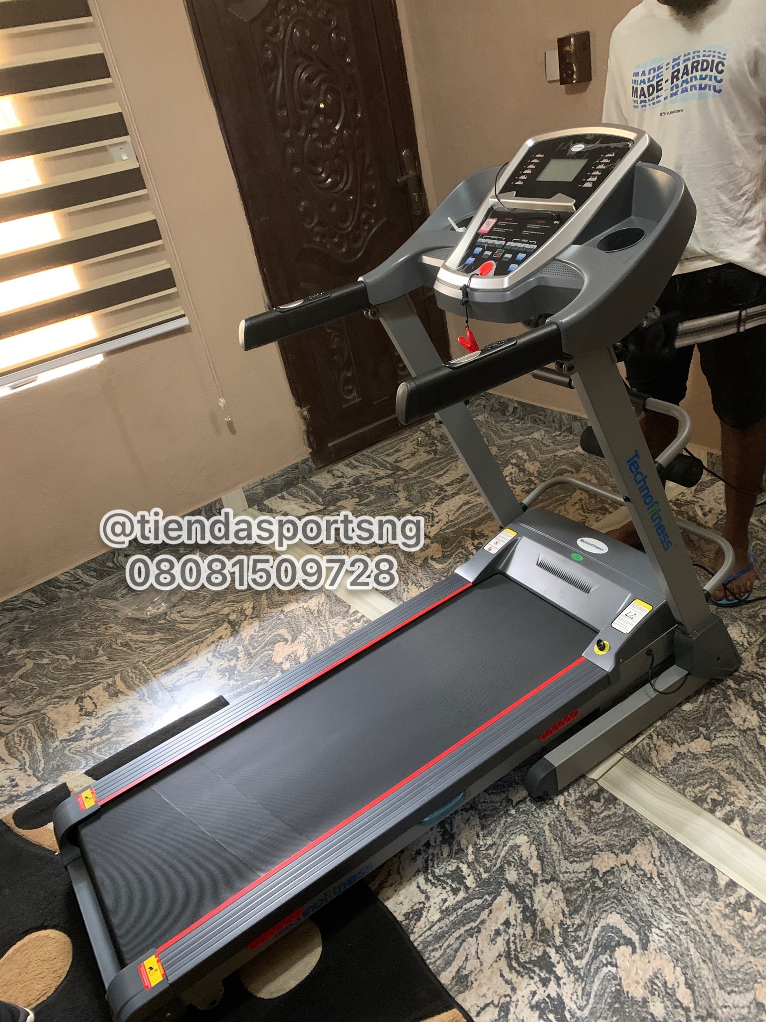 2.5HP Treadmill with Auto Incline, Twister, mp3 player, dumbbells and ...